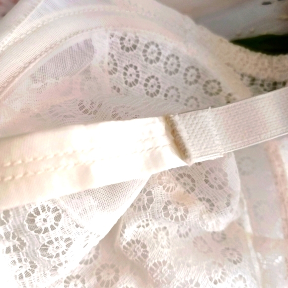 Vintage | Intimates & Sleepwear | Nwt Nos Bali Sno Flake Vintage Bra W ...